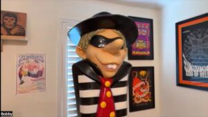 WATCH: Man collects more than 40,000 pieces of McDonald's history ...